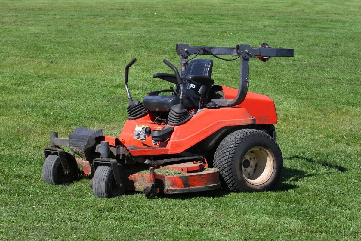 6 Best Riding Lawn Mowers in 2025: Top Lawn Tractors, Garden Tractors ...